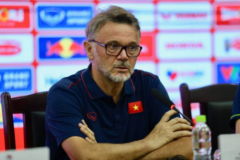 Hlv Troussier: ‘Tin tôi đi, tất cả đang đi đúng hướng cho mục tiêu ...